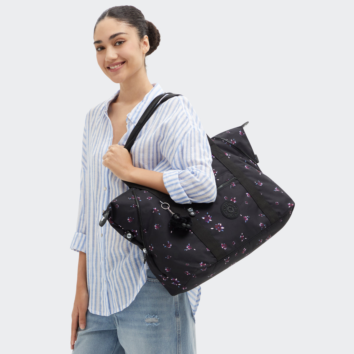 Kipling ART M Travel Tote - Night Flower – The Necessity